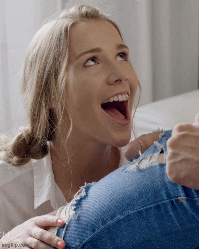 Forumophilia Porn Forum A Very Playful And Very Young Girl With Her