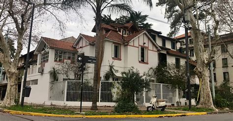 Oasis Porteño Recobran Atractivo Los Chalets Centenarios Del Barrio
