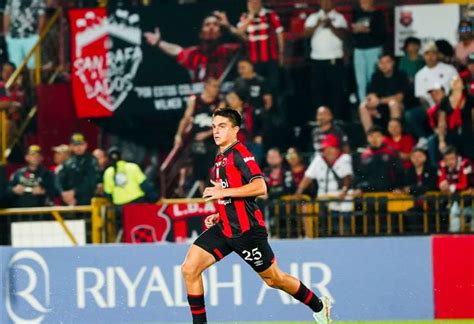 Alajuelense Actualiza Sobre Lesión De Rodilla De Santiago Van Der