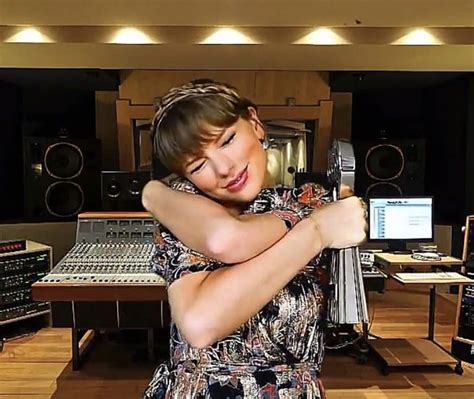 Taylor Swift Taylor Swift Music Taylor Swift Cute Taylor Swift Pictures