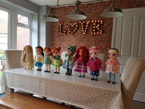 Rapunzel Belle Anna Anna Kristoff Merida Elsa And Elsa Showing Off Their Outfits Rapunzel