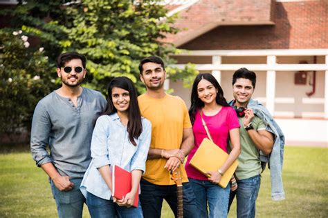 IIT NIT और IIIT म कस प सकत ह एडमशन आईआईट एनआईट और एनआईआईट क बच अतर आईआईट