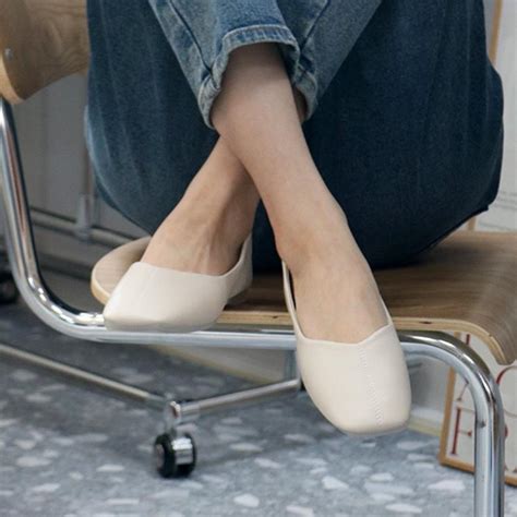 Vy 여자 플랫슈즈 브이컷 사각코 자수 플랫슈즈