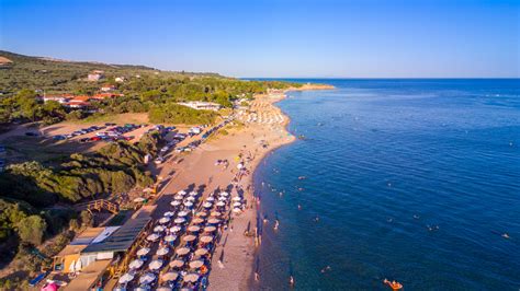 Общинари на Александруполис протестират срещу българските туристи на общинския плаж Новини бг