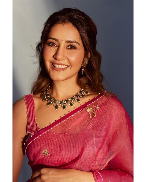 Raashii Khanna Ravishing In Her Latest Saree Wear Goes Viral On Social
