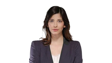 How To Take An ID Photo Complete Guides For You Fotor
