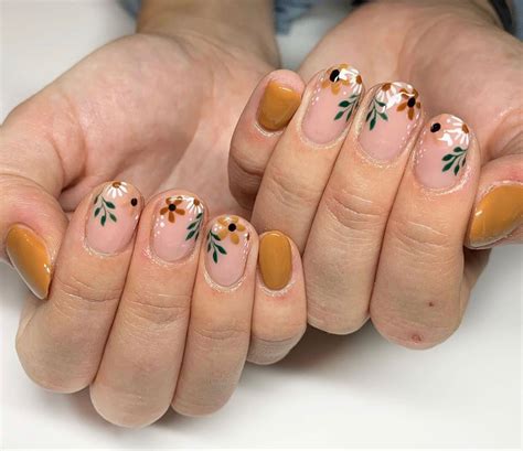 Floral Nails Credit Beautybasecoat Floral Nails Nail Art Nails