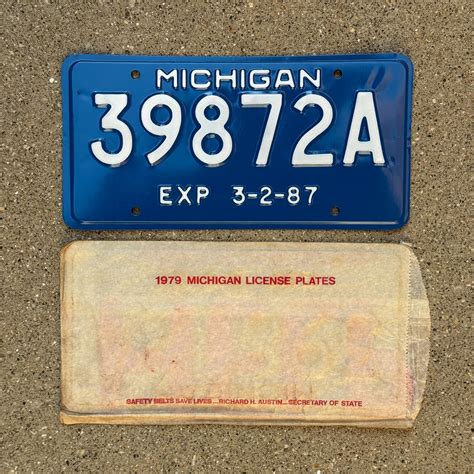 Collectible Vintage License Plates Old Auto Tags History And Style