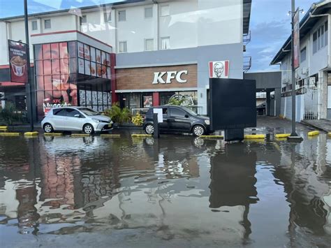 Javaans Nieuwjaar Regen Biedt Trieste Herinnering Aan Waterproblematiek Dagblad Suriname
