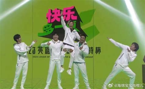 左右为男！otto更博：健身真帅 我也想健身了 啥时候能练成这样啊 直播吧