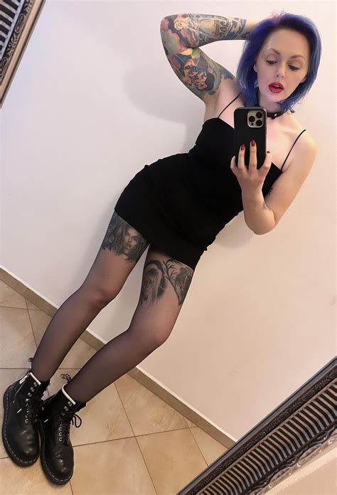 Booking In For Your Next Tattoo Is Always A Good Idea Rtattedmilfs