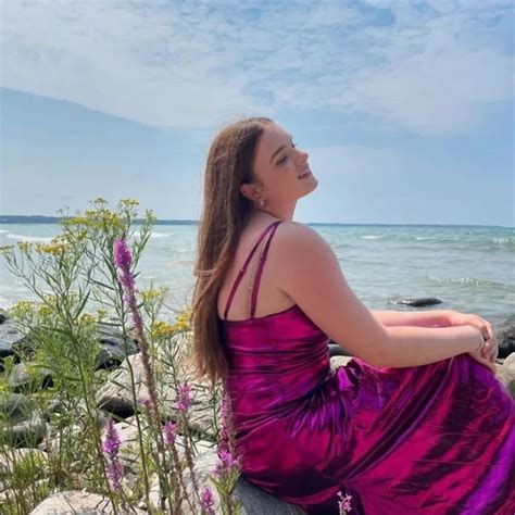 cora holt (@cora.cors) • Threads, Say more