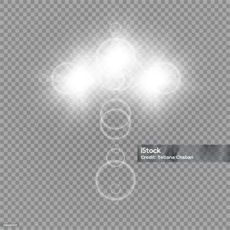 태양 플레어와 빛나는 흰색 기독교 십자가 벡터 일러스트 레이 션 투명 배경 위에 고립 하늘에서 부활의 빛나는 부활절 상징 개념에 대한 스톡 벡터 아트 및 기타 이미지