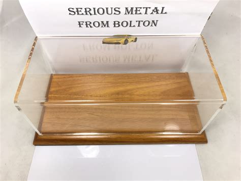 Cmc A 004 Acrylic Display Case With Wooden Base For Cmc 118 Cars And 124 Scale Models