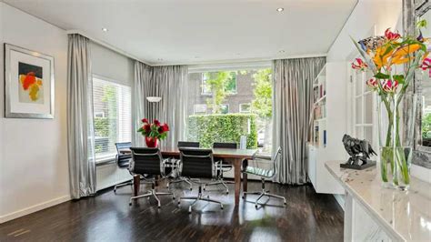 Influencer Eilse Boers Koopt Villa Met Eigen Aanlegsteiger Zie Fotos Bekende Buren