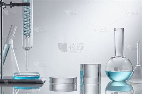 科学实验室玻璃器皿组以透明液体溶液为研发理念。