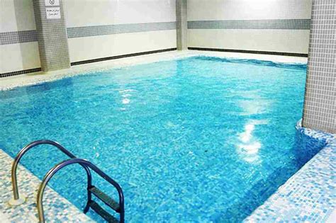 استخر مادر کودک آنیل مایوران