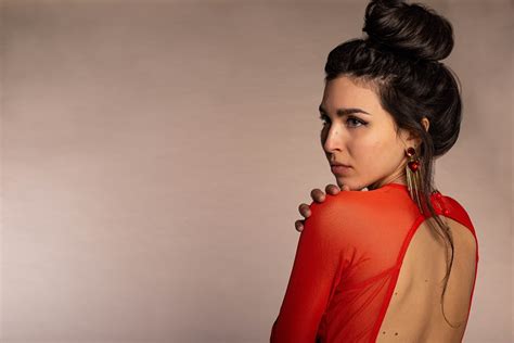 Margò “cosa Fai” Testo Serrato Che Suona Come Una Chiamata Alla Maturità E Alla