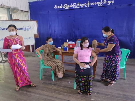 ဝါးခယ်မမြို့နယ်၌ နိုင်ငံ့ဝန်ထမ်းများအား ကိုဗစ် ၁၉ ရောဂါကာကွယ်ဆေး Booster Dose စတင်ထိုးနှံ