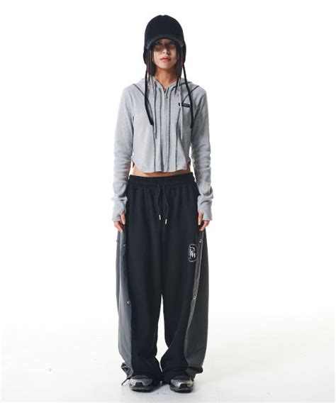 23 투웨이 벌룬 배색 트레이닝 팬츠 블랙 기모x 최저가 검색 최저가 69000원 할인 알림