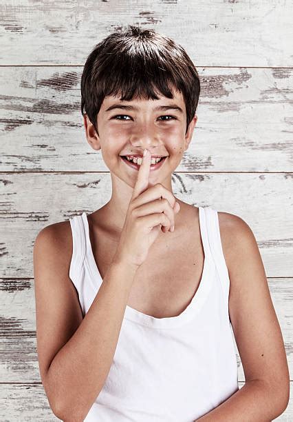 Ragazzo In Mutande Foto E Immagini Stock Istock