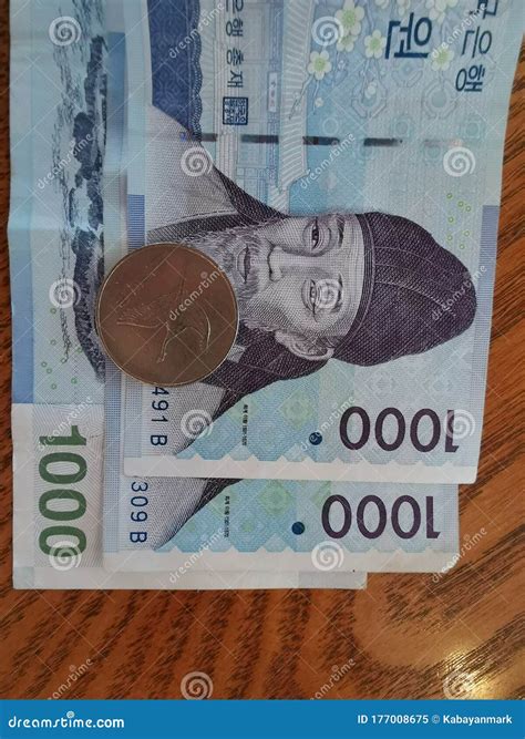 South Korean Won 1000 And Coin On Table Stock Image Image Of 1000 South 177008675
