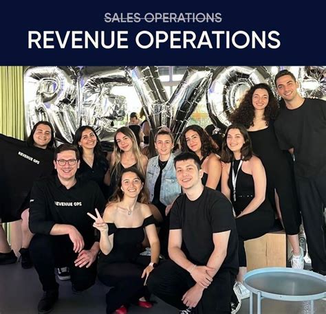 Join This Amazing Team Derya Mercan