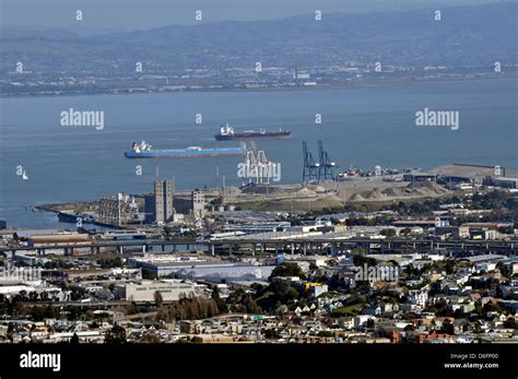 Port Of San Francisco Viewed From Twin Peaks California Usa Stock
