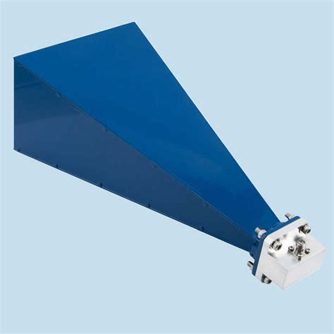 High Gain Wideband Parabolic Pcb Waveguide Antenna