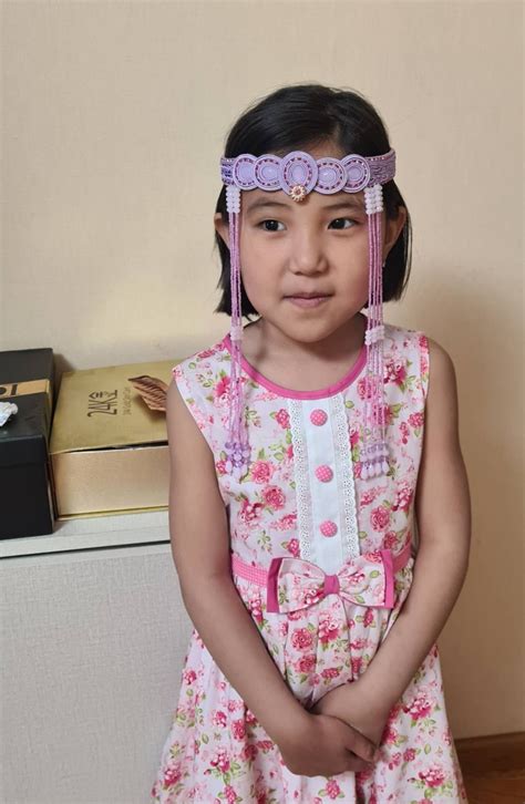 Сарнайн Болор Сарнайн Болор Захиалгат гоёл чимэглэл