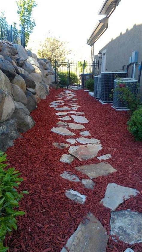 24 Beautiful Red Mulch Landscaping Ideas To Add More Color And Texture