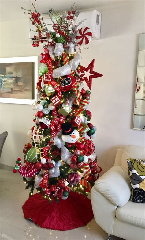 11 Ideas Temáticas Para Decorar Arboles Navideños En Rojo ~