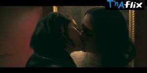 Lily Gladstone Lesbian Scene In Under The Bridge Tnaflix Com