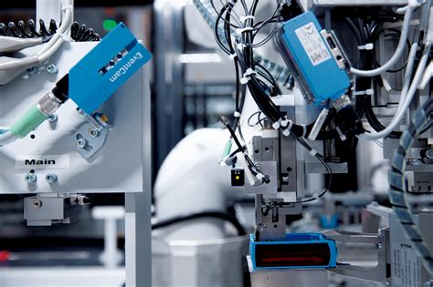 difference between cooperative and collaborative robots
