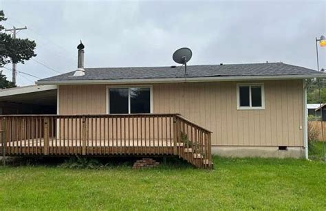 Fenced Corner Lot Centrally Located 2 Bedroom 1 Bath House Pacific