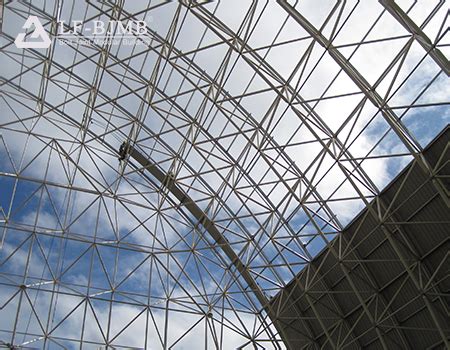Special Features Of Space Frame Structure In Seismic Design