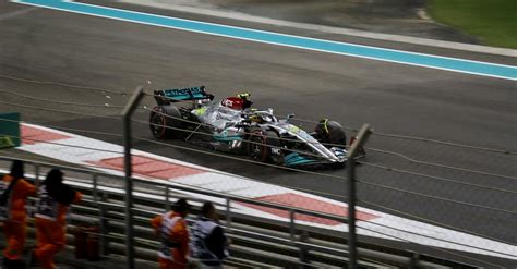 F1 Race on Cirucit · Free Stock Photo