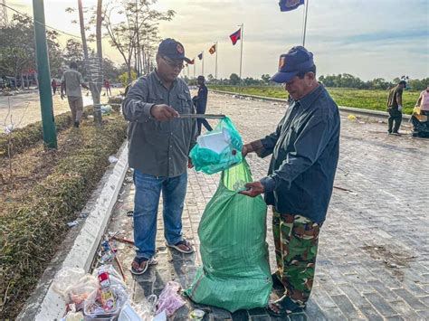 ក្រោយវាស់ម៉ែត្រយកលុយពីពលរដ្ឋ ចៅហ្វាយក្រុងដូនកែវ បានធ្វើរឿងមួយ ពេញចិត្ត មេឌា
