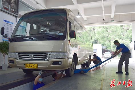 武汉公交主动转型对外开展中大型车辆维修服务 武汉 新闻中心 长江网 cjn cn 武汉公交主动转型对外开展中大型车辆维修服务 武汉 新闻中心 长江网 cjn cn