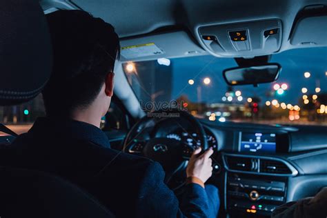 밤에 운전하는 자동차 운전자 사진 무료 다운로드 Lovepik
