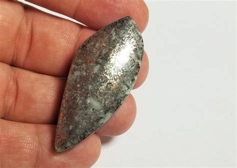 Native Silver Ore In Quartz Cabochon Freeform 52x23mm 100 25crts Gold