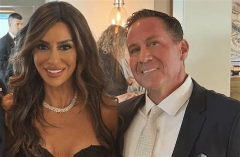 Real Housewives Of Rhode Island Star Rulla Pontarelli Files No Contact