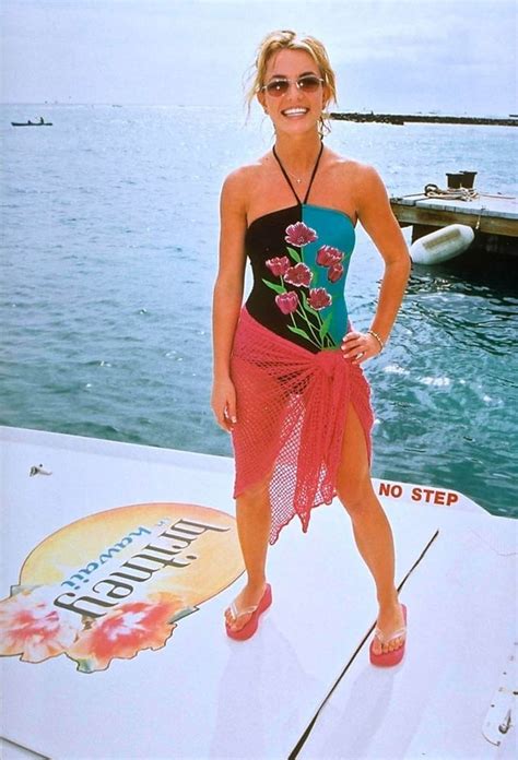 Holiday In The Sun Movie Outfits Early 2000s Beach Fashion Early