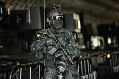 Kurdish Eahk Operator From Iraqi Kurdistan 1440 X 960 Rmilitaryporn