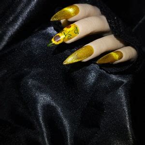 Yellow Cat Eye Nails With Daisies Etsy