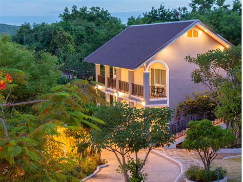 ที่พักหาดน้ำใส สัตหีบ เดินเล่นริมหาดสวย น้ำทะเลใส พักผ่อนสบาย ๆ Chillnaid ชิวไหนดี