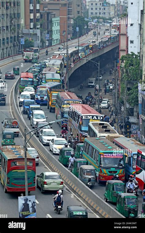 The Road To Gulistan End The Mayor Hanif Flyover Has Become A Living Nightmare For Those Who