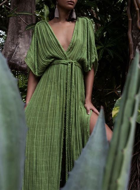 Pin By Sandy Shepherd On Olive Green Boho Outfits Chic Outfits