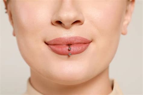 7 Tipos De Piercing En El Labio Modelos únicos Y Elegantes