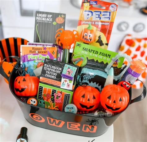 24 Cute Boo Basket Ideas To Delight Everyone On Your List This Halloween